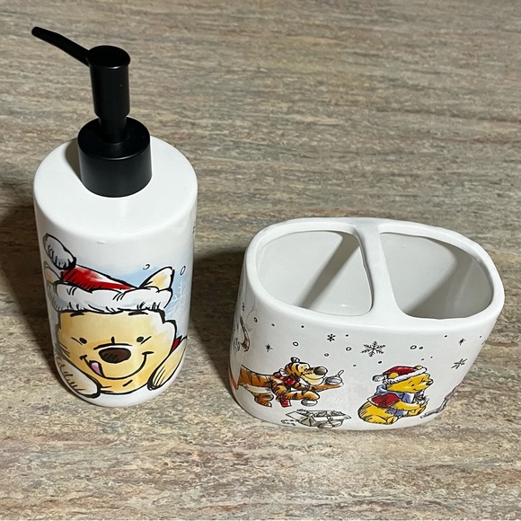 Disney | Bath | New Disneys Winnie The Pooh Soap Holder Brush ...